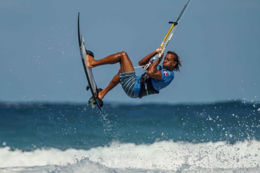 Rondas de Wing Foil y Kitesurfing abren la competencia en Cabarete