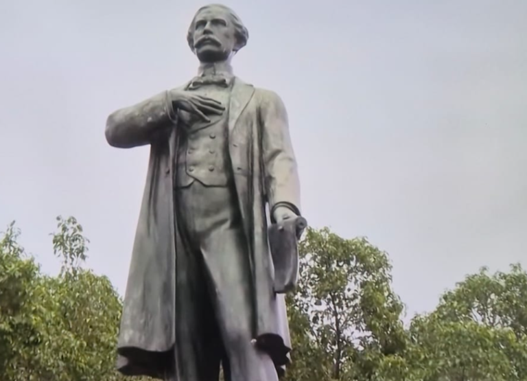 ¿Cuál debe ser la imagen oficial de Juan Pablo Duarte?